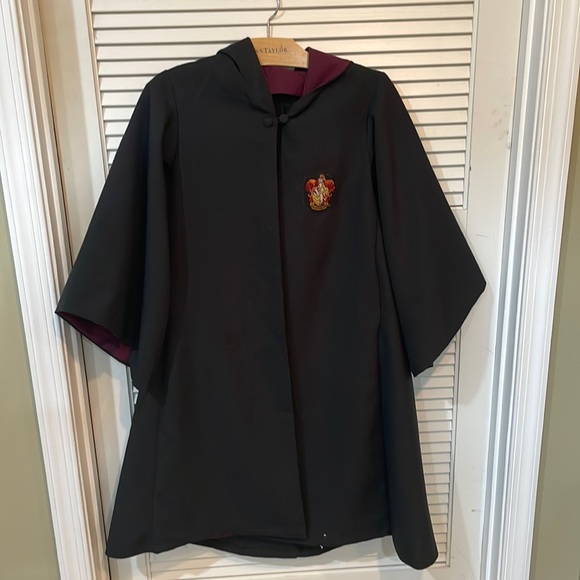 Universal | Costumes | Authentic Gryffindor Cloak From Wizarding World ...
